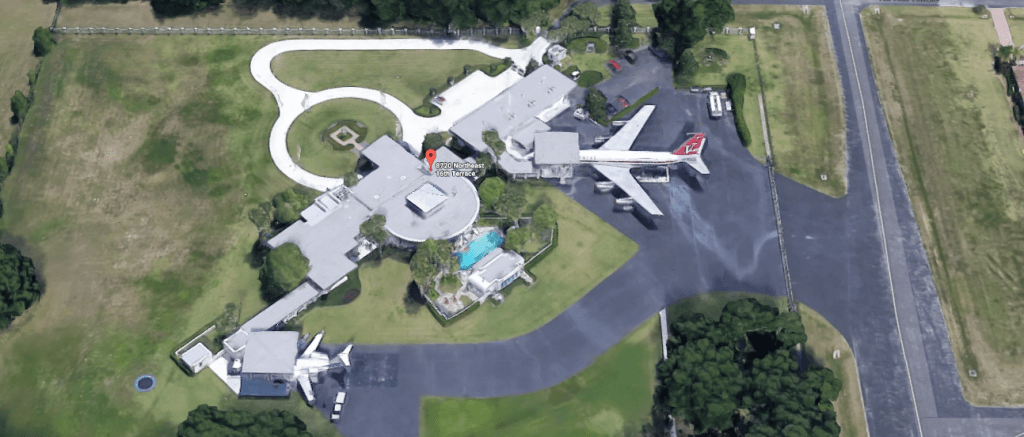 John Travolta’s House Location | Global Film Locations